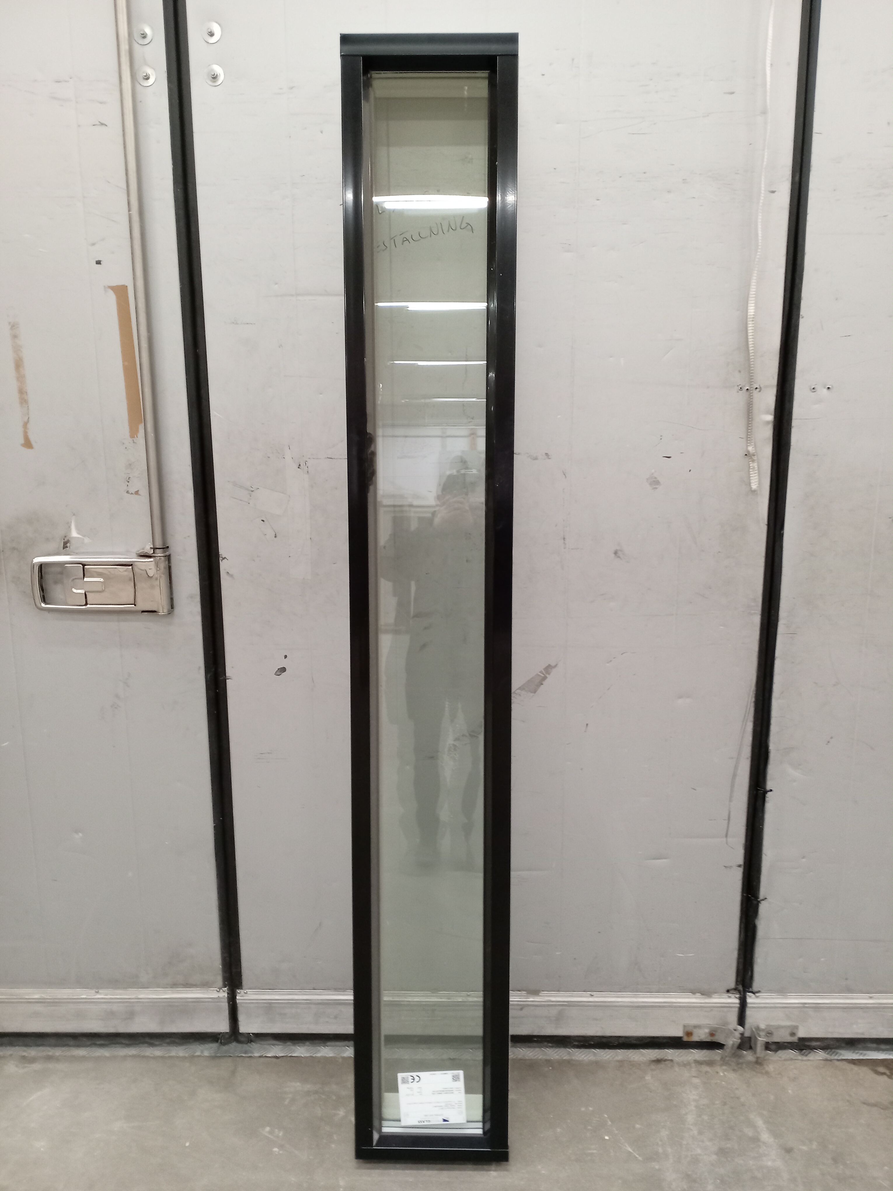 NR 3481, Tiivi MEKA 170, 330x2270, Valk/Musta, 3K4 Kark - Nordic Sale