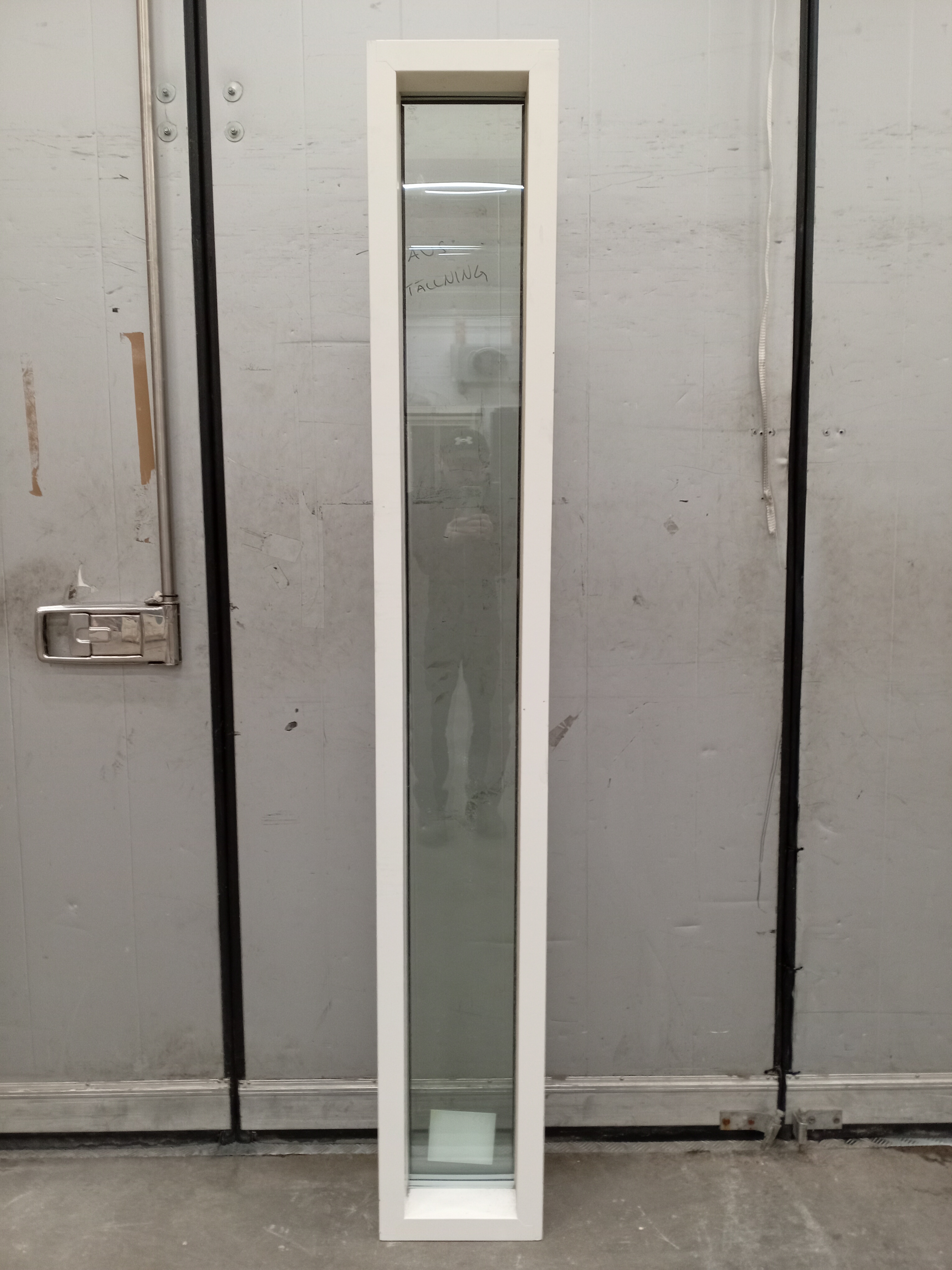 NR 3481, Tiivi MEKA 170, 330x2270, Valk/Musta, 3K4 Kark - Nordic Sale